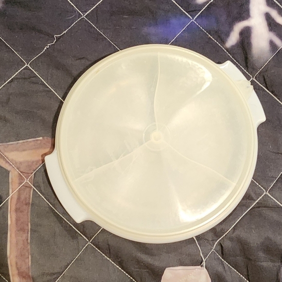 Tupperware | Kitchen | Tupperware Round Plastic Container | Poshmark